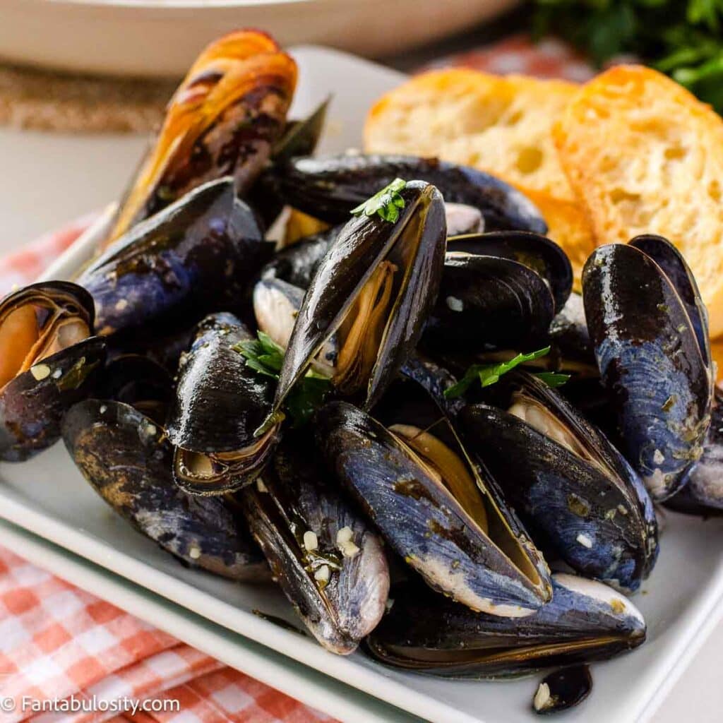 Mussels in White Wine Sauce - Fantabulosity