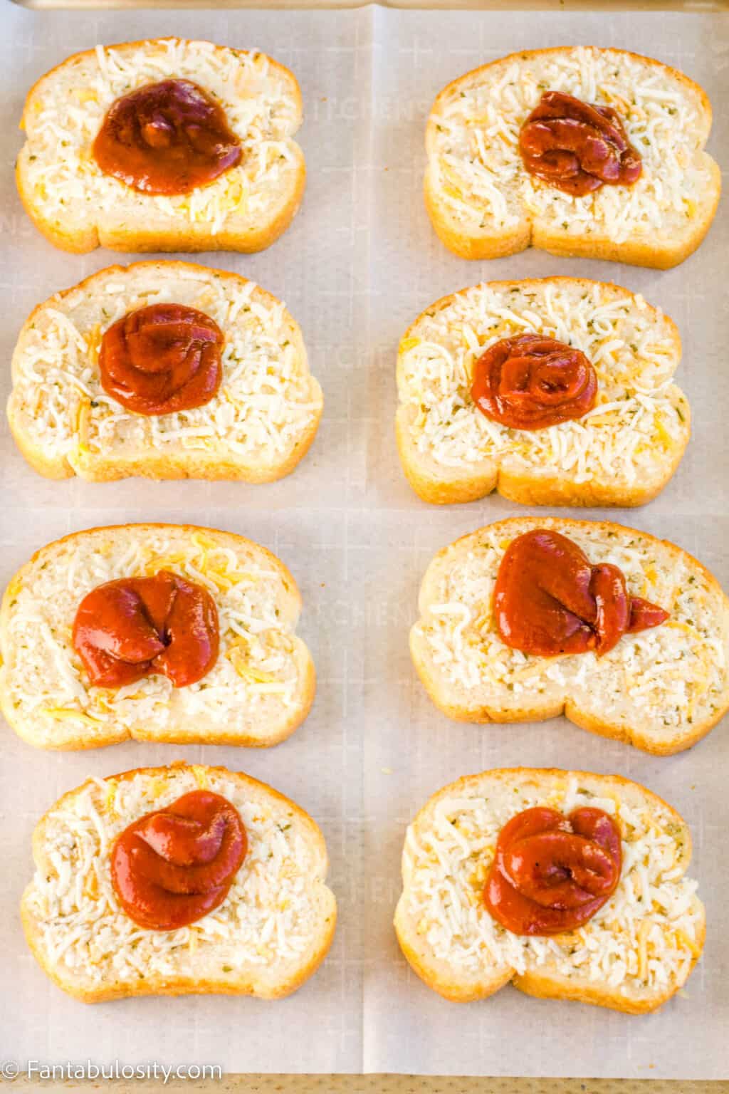 Texas Toast Pizzas - Fantabulosity